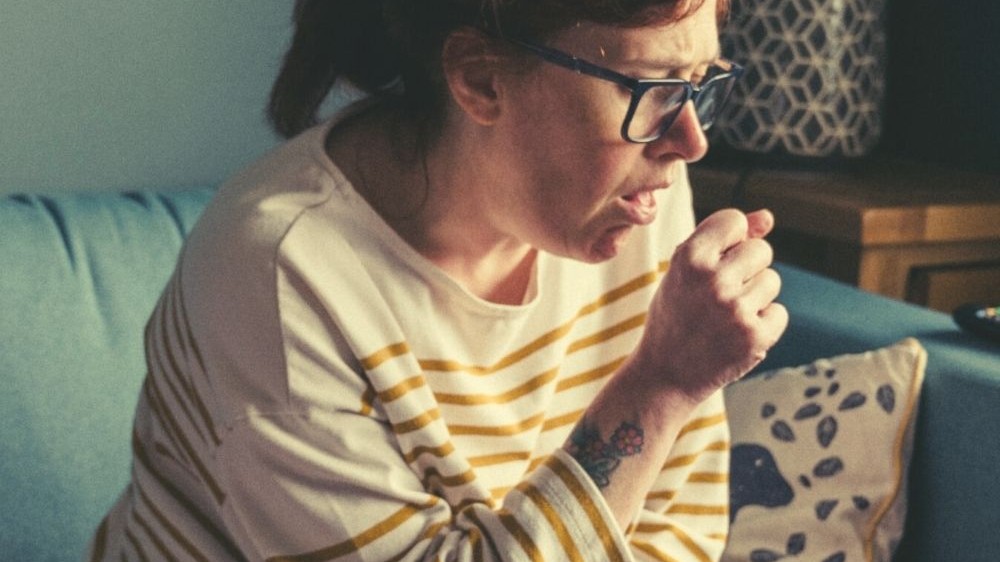 De ce ma doare spatele cand tusesc? - AdsPedia